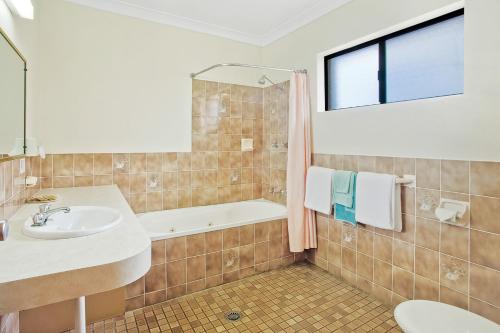 Bega Village Motor Inn, Bega (updated prices 2024)