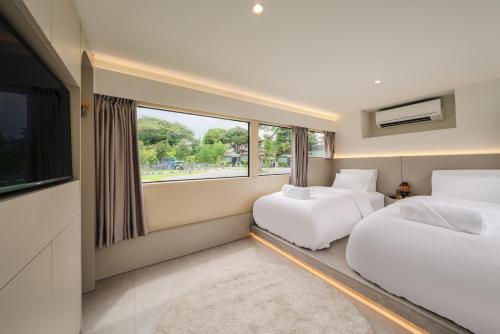 The Bus Collective, Singapore (updated prices 2024)