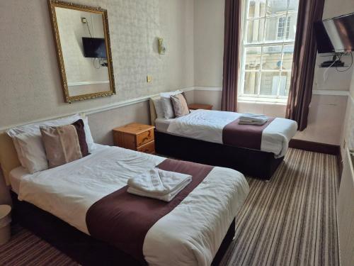 Phoenix Hotel, Chard (updated prices 2024)