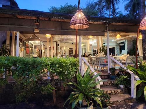 Nataya Round House Coral Bay Resort, Kampot (updated prices 2025)