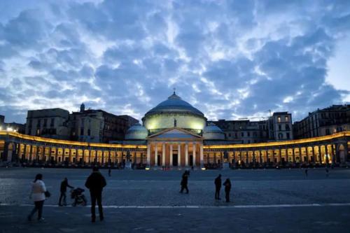 Intero Alloggio - Chiaia, Naples (updated prices 2025)