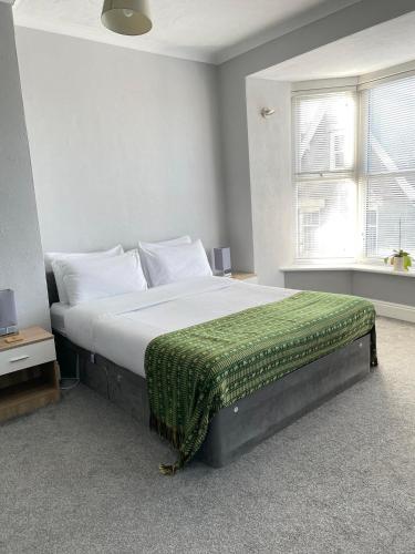 Bronallt, Barmouth (updated prices 2025)