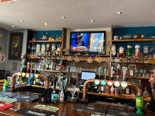 The Ship Hotel, Crediton (updated prices 2024)