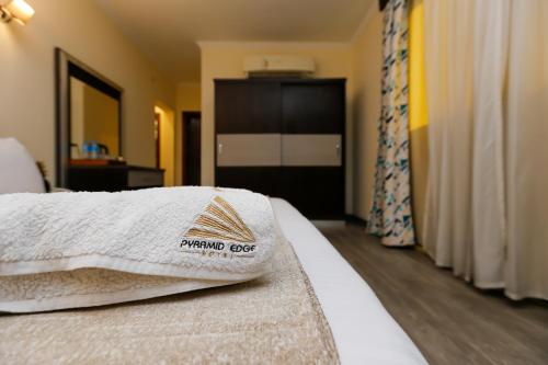 Pyramid Edge Hotel & Exclusive Pyramids View Rooftop, Cairo (updated ...