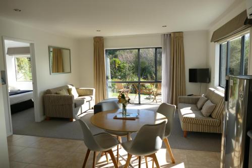 Patons Rock Beach Villas, Takaka (updated prices 2024)