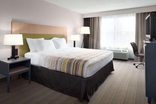 Country Inn & Suites by Radisson, Camp Springs Andrews Air Force Base ...