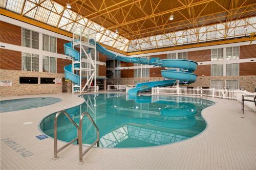Superior Inn Hotel and Conference Centre Thunder Bay, Thunder Bay ...