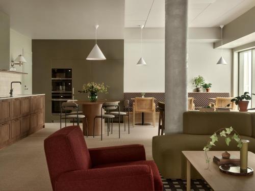 Bob W Kaarti, Helsinki (updated prices 2024)