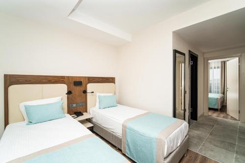 SIDE MOON PALACE, Side (updated prices 2024)