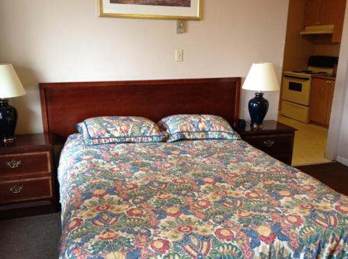 Lotus Motel, Cobourg – Updated 2023 Prices