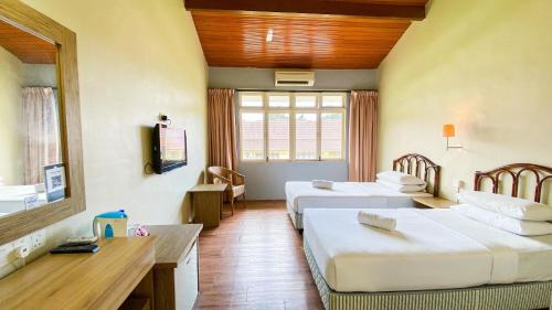 Lovita Tanjung Bidara Beach Resort, Malacca (updated prices 2024)