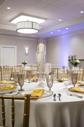 DoubleTree by Hilton Atlanta/Roswell - Alpharetta Area, Roswell ...