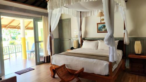 Nataya Round House Coral Bay Resort, Kampot (updated prices 2025)