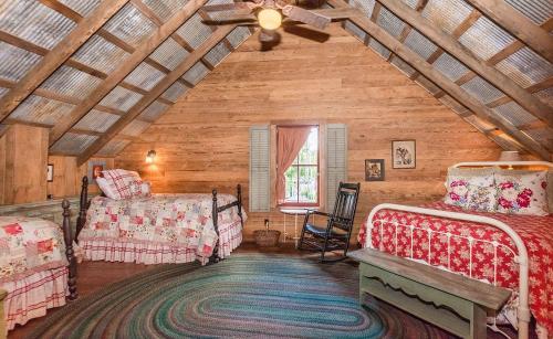 Ada's Peach Street Hideaway - Whole House, Fredericksburg (updated ...