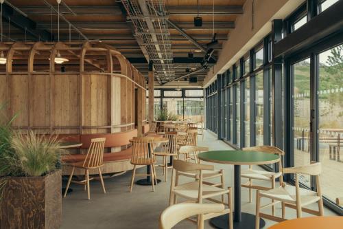 Lost Shore Surf Resort, Ratho (updated prices 2025)