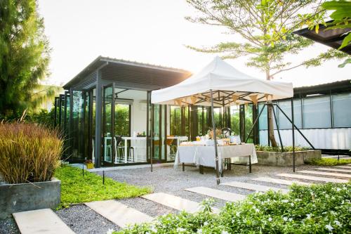 The Restro, Hua Hin (updated prices 2025)