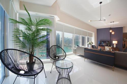 Ahlan HH - Breathtaking Marina View 2BR Suite at Damac Heights, Dubai ...
