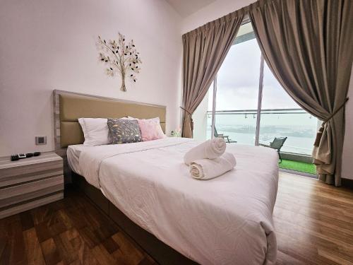 Paragon Suites Studios with Private Jacuzzi near CIQ RTS, Johor Bahru ...
