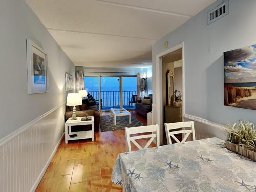 Jacksonville Beachdrifter 406, Jacksonville Beach (updated prices 2025)