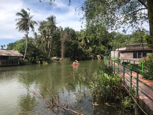 Artist's Place Trat, Trat (updated prices 2025)