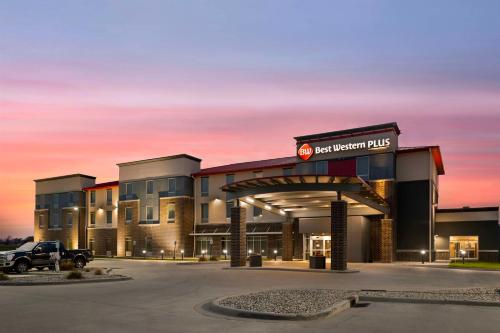 Best Western Plus Lakeview Hotel, Madison (updated prices 2025)