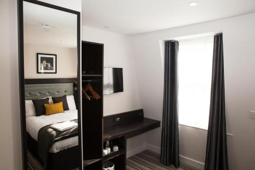 The Tudor Inn Hotel, London – Updated 2023 Prices