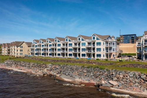 Beacon Pointe on Lake Superior, Duluth (updated prices 2025)