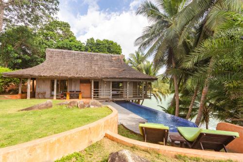 Lou Moon Eco-Luxury Resort, Ejan (updated prices 2025)