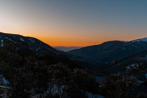 Attunga Alpine Lodge & Apartments, Falls Creek (updated prices 2025)