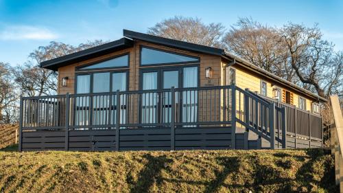 Lost Shore Surf Resort, Ratho (updated prices 2025)