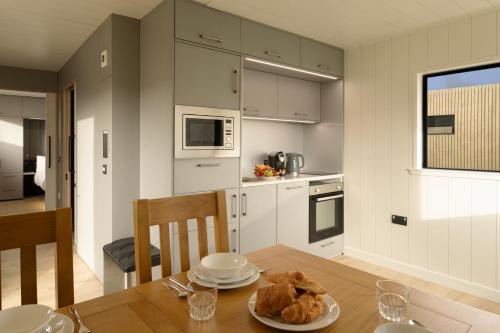 Lost Shore Surf Resort, Ratho (updated prices 2025)