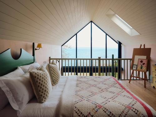 1-bed luxury seafront cabin in heart of Newlyn, Mousehole, Newlyn ...