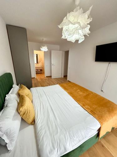 JAD Luxury 3 Rooms & 2 Rooms Apartments Urban Plaza, Braşov (updated ...