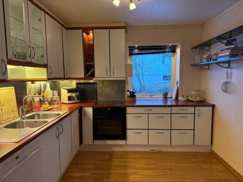 Cozy feel home 2 bedroom and 1 sleeping coach apartment, Tromsø की ...