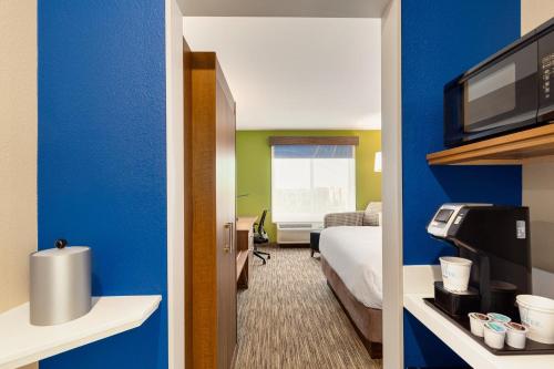 Holiday Inn Express & Suites Hayward - Castro Valley by IHG, Hayward ...