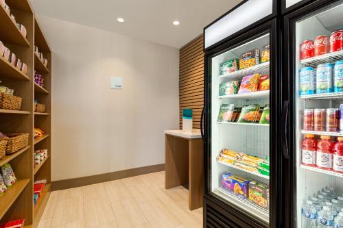Holiday Inn Express & Suites Hayward - Castro Valley by IHG, Hayward ...