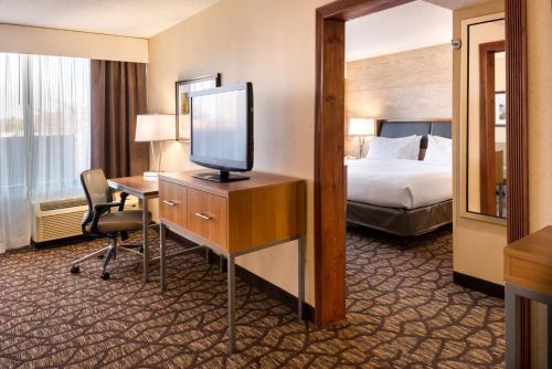 Holiday Inn Hotel & Suites Warren by IHG, Warren (updated prices 2025)