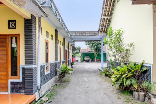 Hotel O Pondok Wisata Kurniawan 2NearWonogondang Camp ( Bumi Perkemahan ...