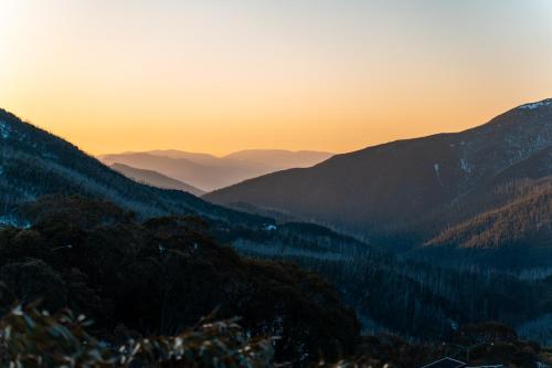 Attunga Alpine Lodge & Apartments, Falls Creek (updated prices 2025)