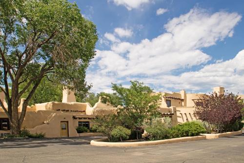 Sagebrush Inn & Suites, Taos (updated prices 2025)