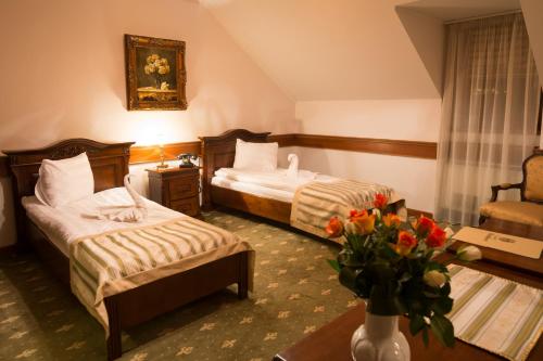 Castel Haller, Ogra (prețuri actualizate 2025)