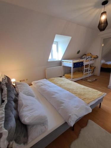 Schloss Rimburg - Madame Pompadour 9, Übach-Palenberg (aktualisierte ...