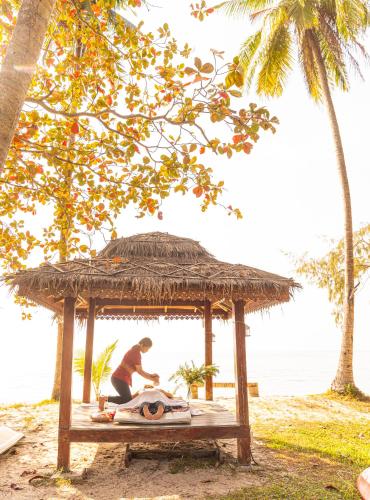 Lipa Lodge Beach Resort, Lipa Noi (updated prices 2025)