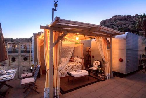 Vintage Glamping Travel Trailer with Views of San Fernando Valley near ...