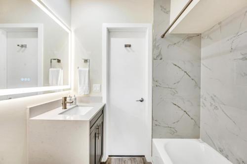 Waterfront Heated pool Lime Key Two, Fort Lauderdale की (2026 के लिए ...