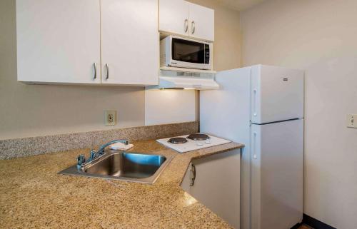 Extended Stay America Suites - Elizabeth - Newark Airport, Elizabeth ...