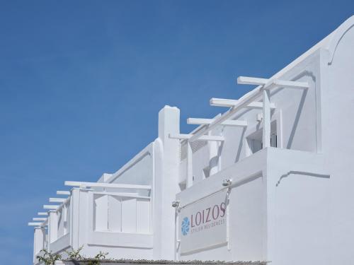 Loizos Stylish Residences, Fira (updated prices 2025)