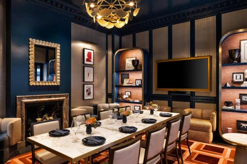 The Talbott, Autograph Collection, Chicago (updated prices 2025)