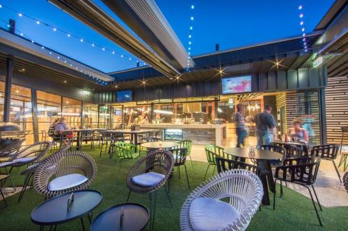 Highlander Hotel Bar Kitchen Rooftop, Adelaide (updated prices 2024)