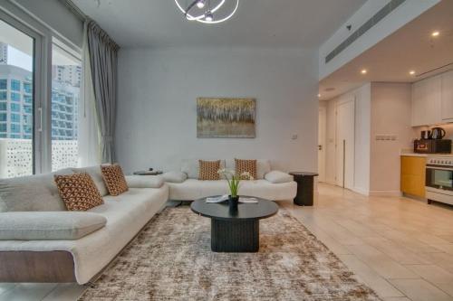 LA VIE 1BDR in JBR with Private Beach, दुबई की (2026 के लिए अपडेट हुई कीमत)